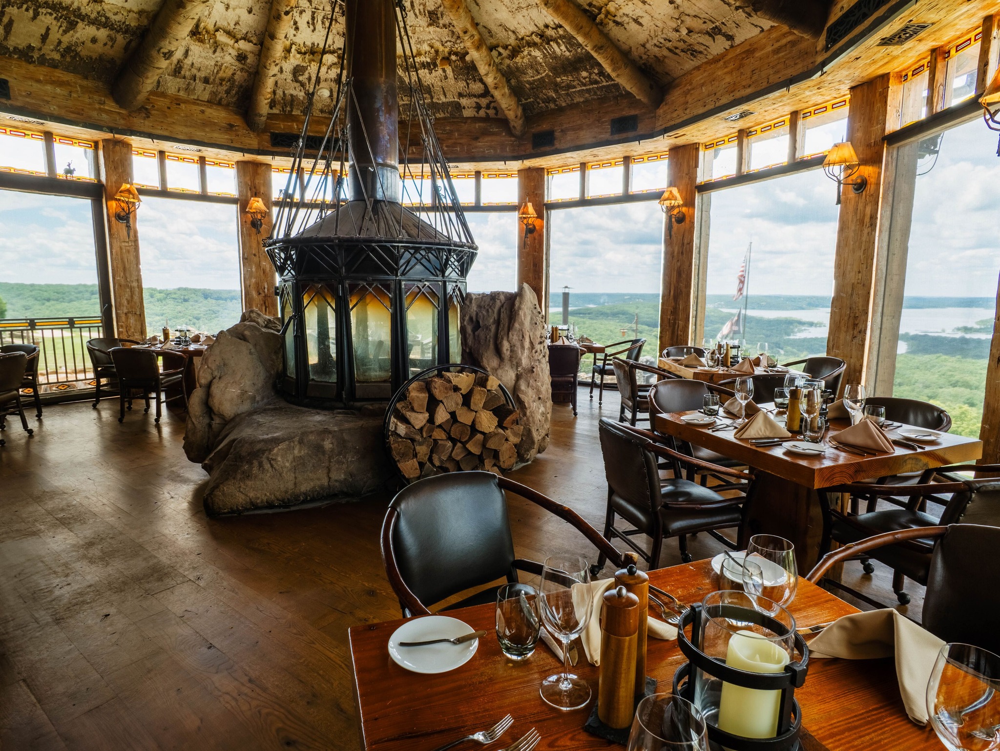 Top of the Rock Restaurants: Arnie's Barn & Osage Restaurant - Branson Ticket & Travel
