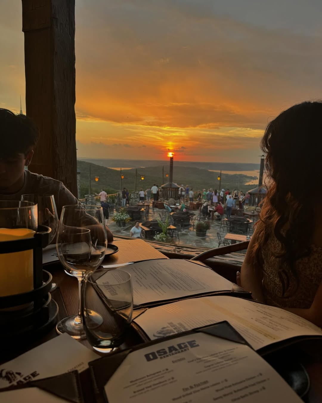 Top of the Rock Restaurants: Arnie's Barn & Osage Restaurant - Branson Ticket & Travel